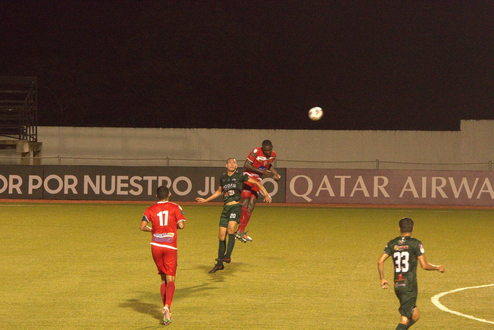 Mora’s late strike pushes Santos past Verdes