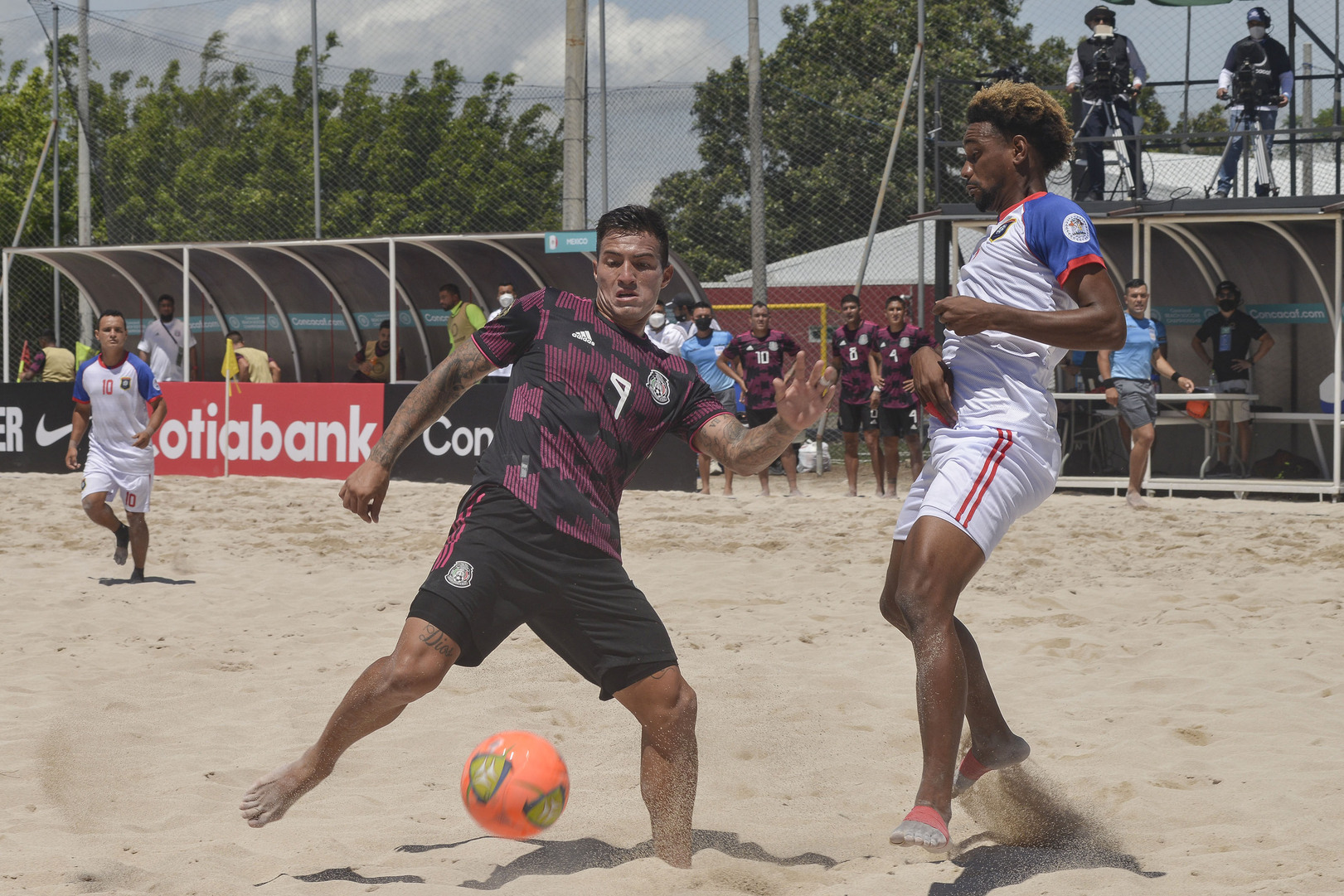 Inicio contundente en Fútbol playa para El Salvador y México