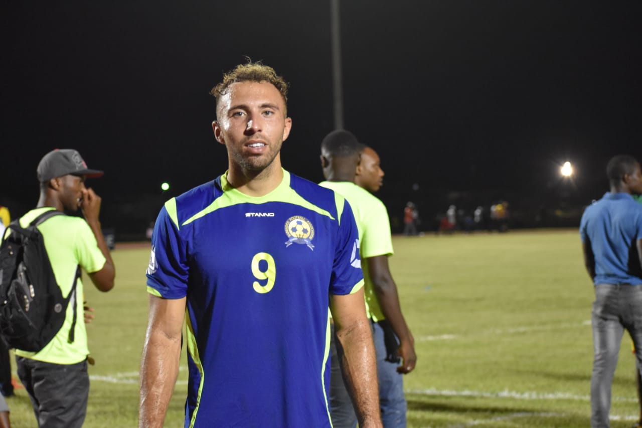 Doblete de Hallam Hope hizo historia para Barbados