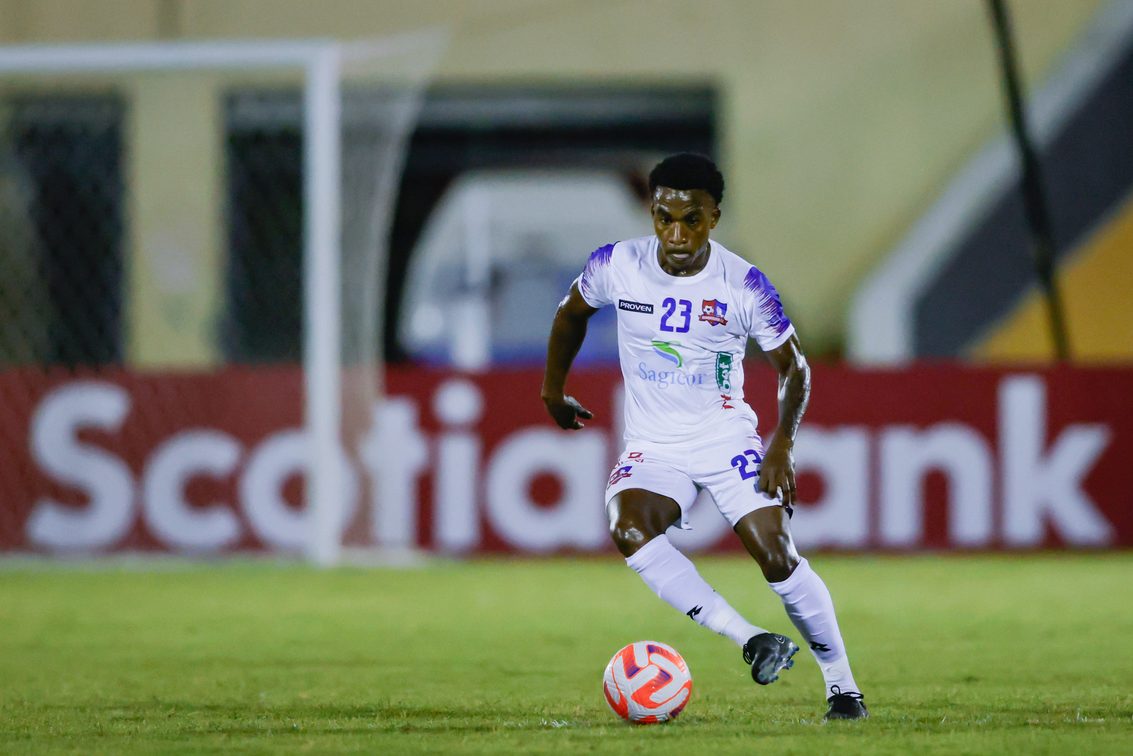 Dunbeholden, Cibao with big chance to get back into mix